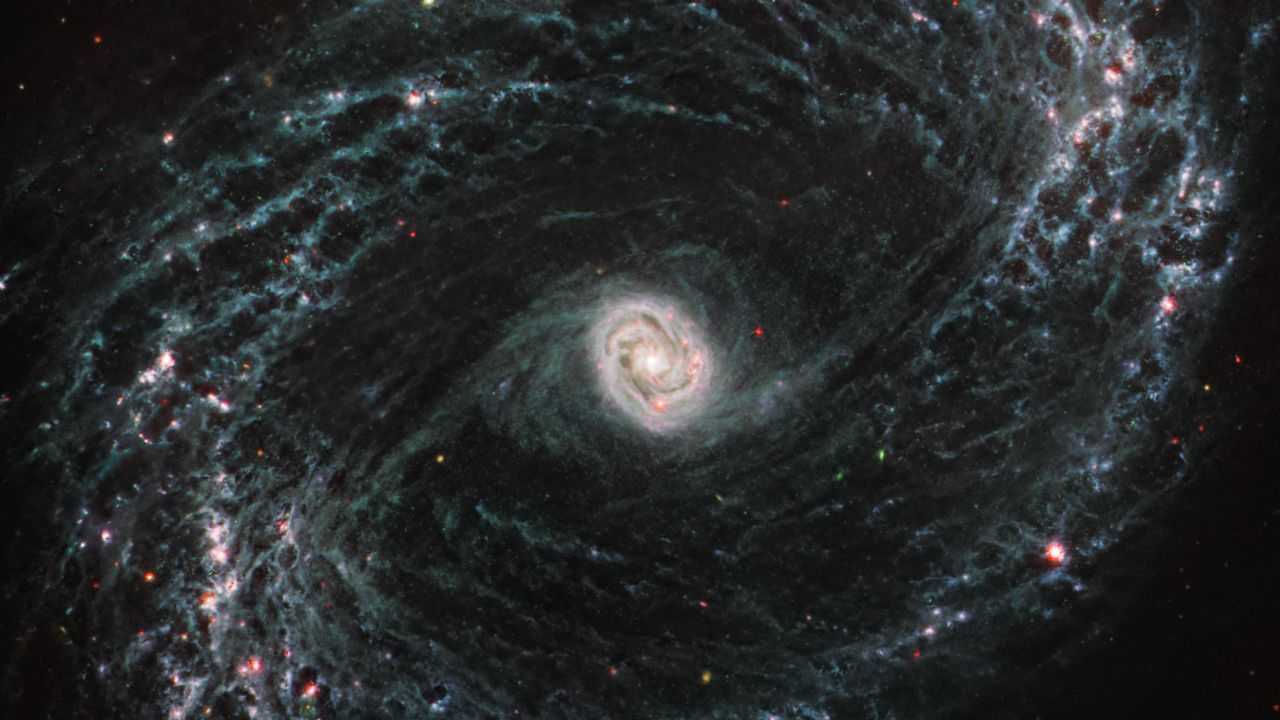 Webb telescope sees once invisible structures inside spiral galaxies