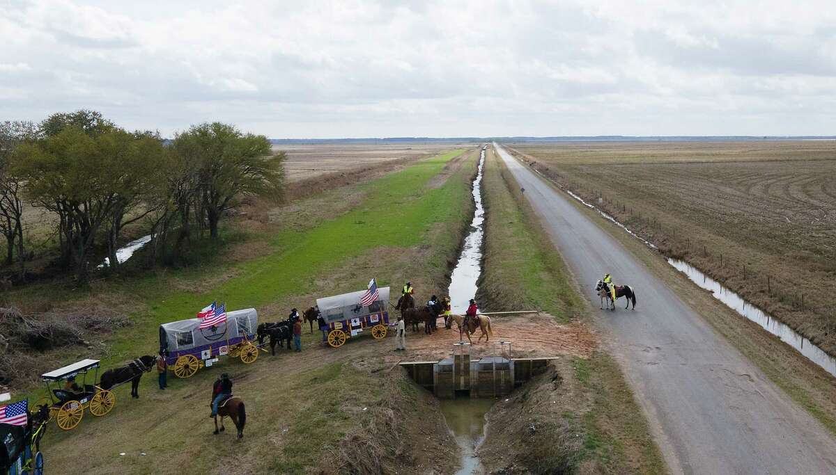 Houston rodeo trail ride: Riders reach downtown Houston rodeo parade