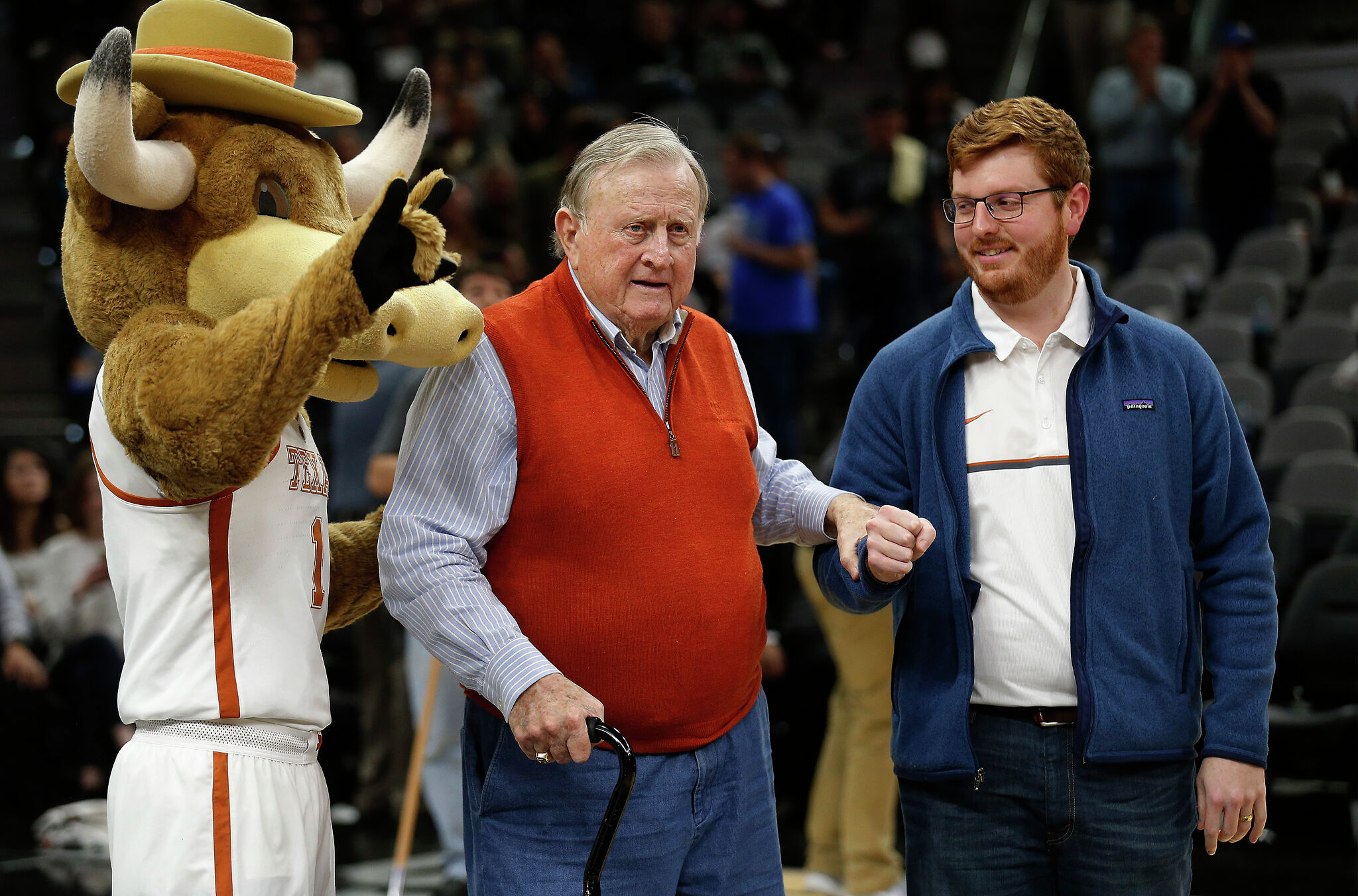 Red McCombs’ impact on franchise remembered by Spurs family