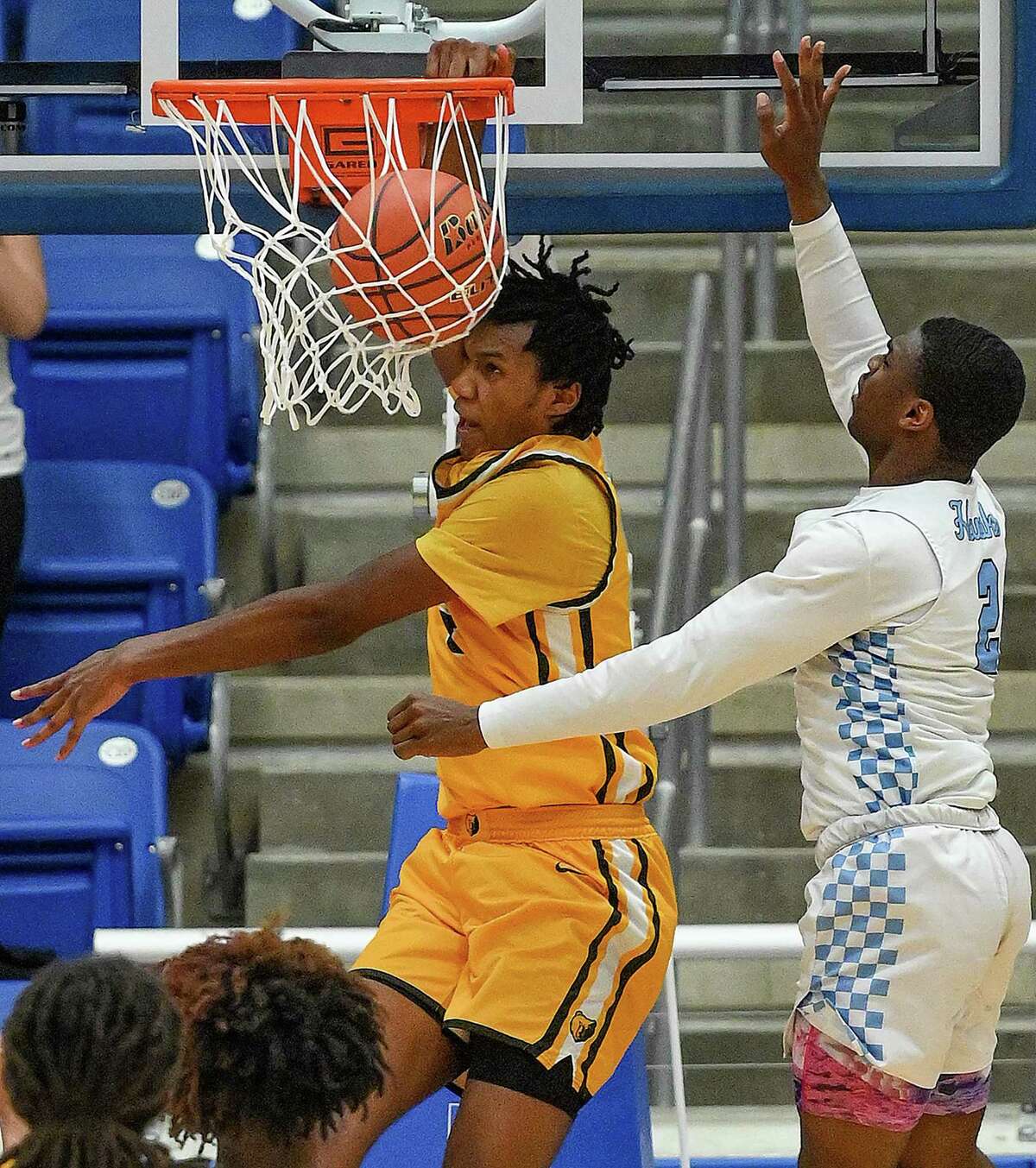 Boys basketball: Brennan’s Robert Jackson is E-N Player of Week