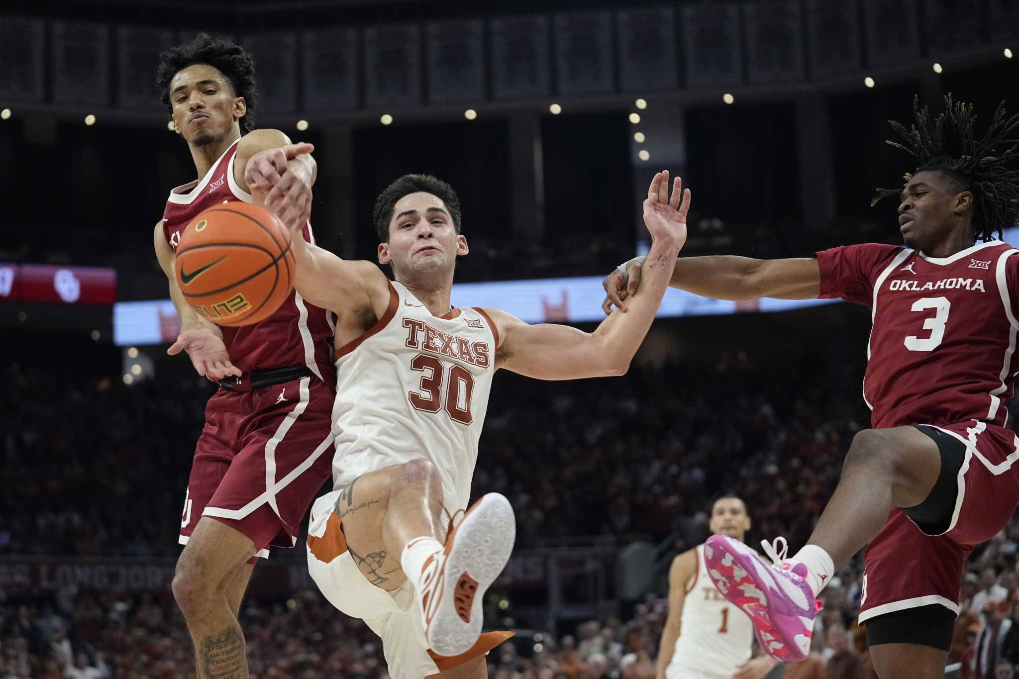 Texas notebook: Brock Cunningham to return for fifth season