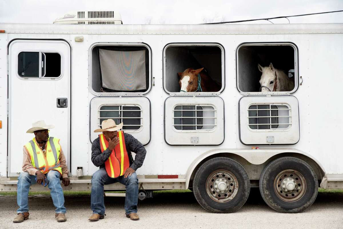 Houston rodeo trail ride: Riders reach downtown Houston rodeo parade