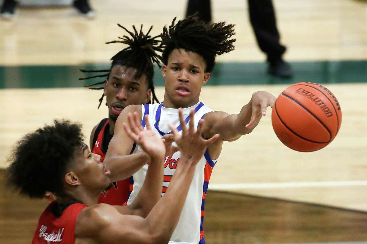 Grand Oaks runs away in second half to win first bi-district title