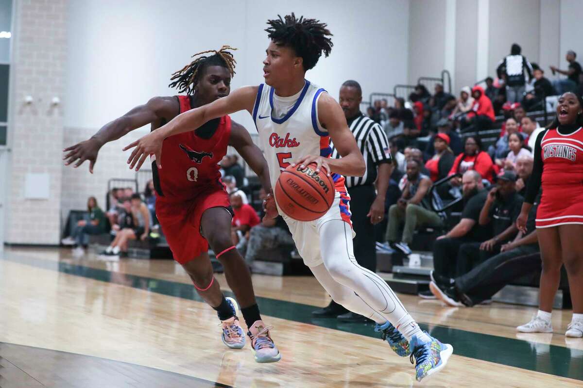 Grand Oaks runs away in second half to win first bi-district title