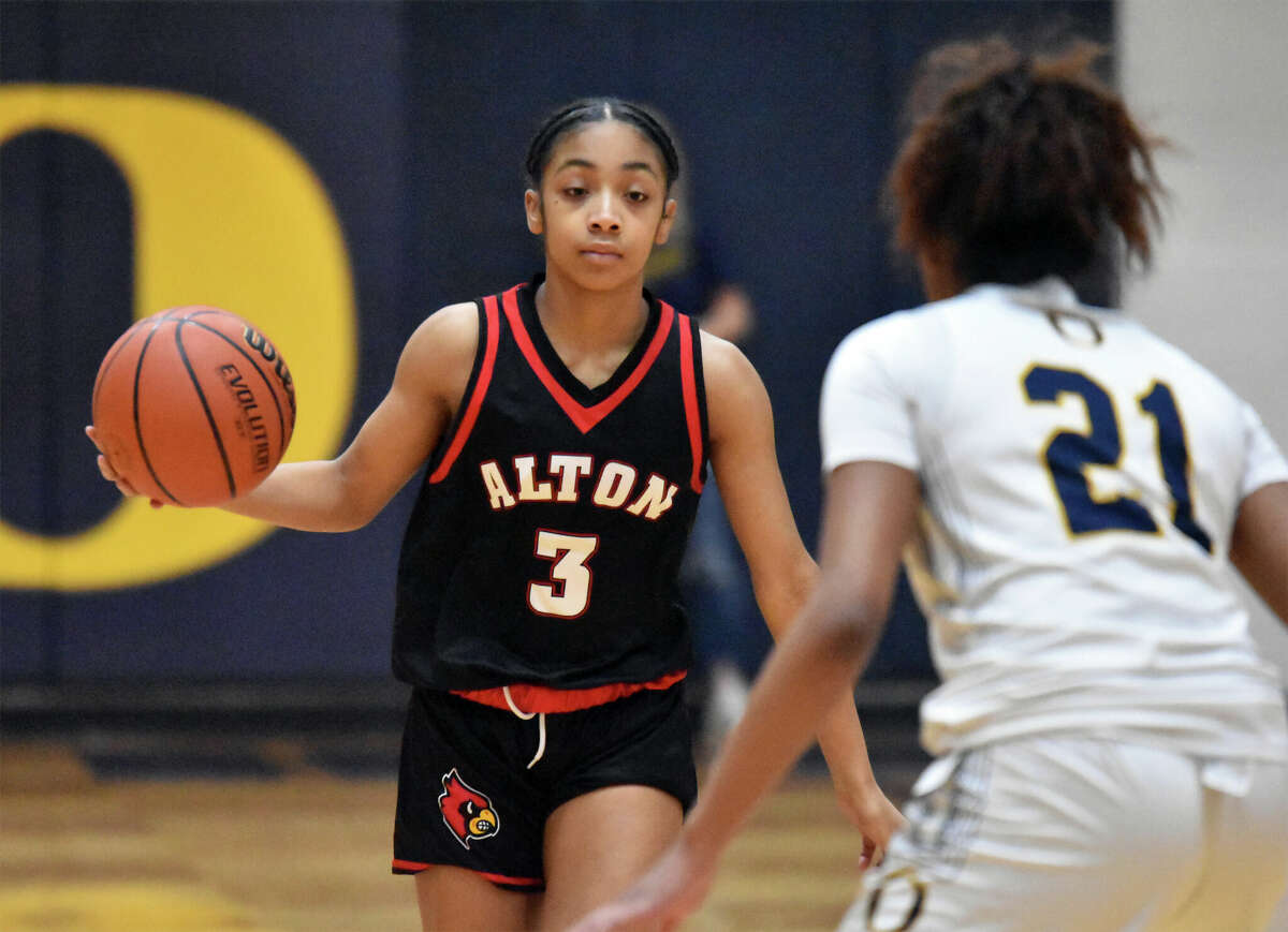 'Heartbroken' Redbirds end 31-2 season with loss to O'Fallon