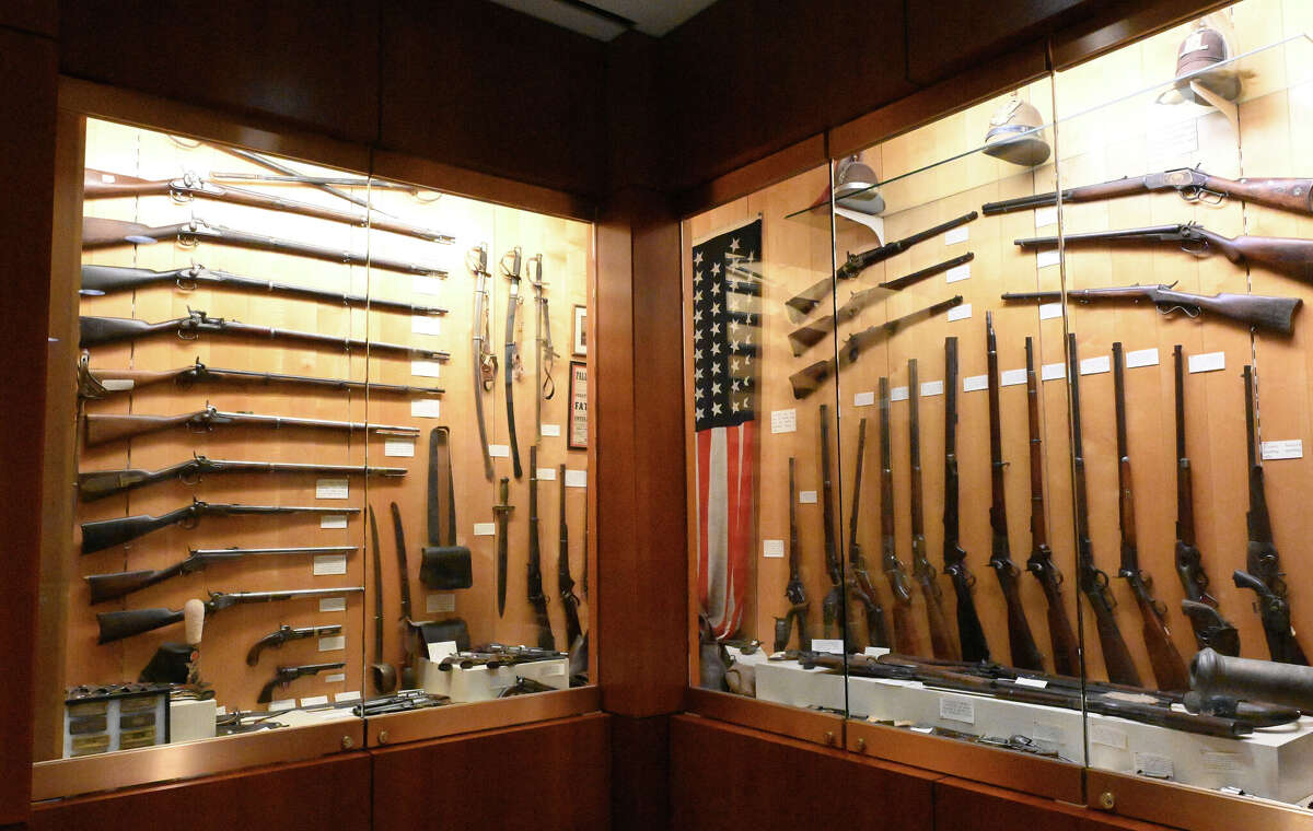 Where will Red McCombs' collection of 6,000+ historical items go now?