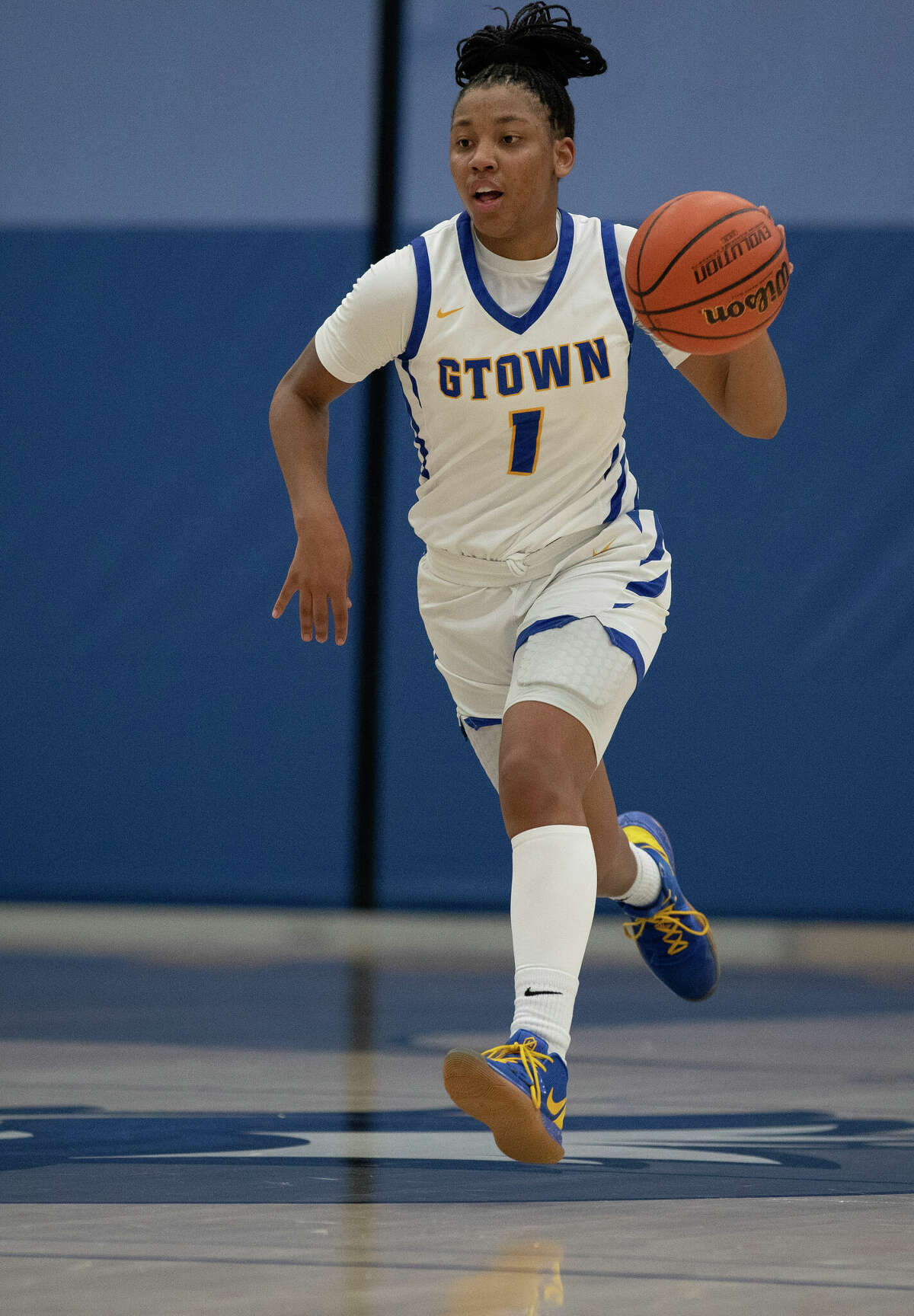 Geno Auriemma impressed by UConn women's freshman KK Arnold