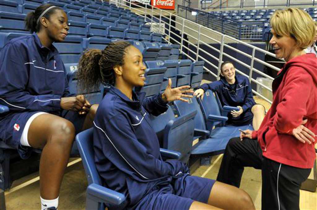 UConn women: Samarie Walker has another leg injury to worry about