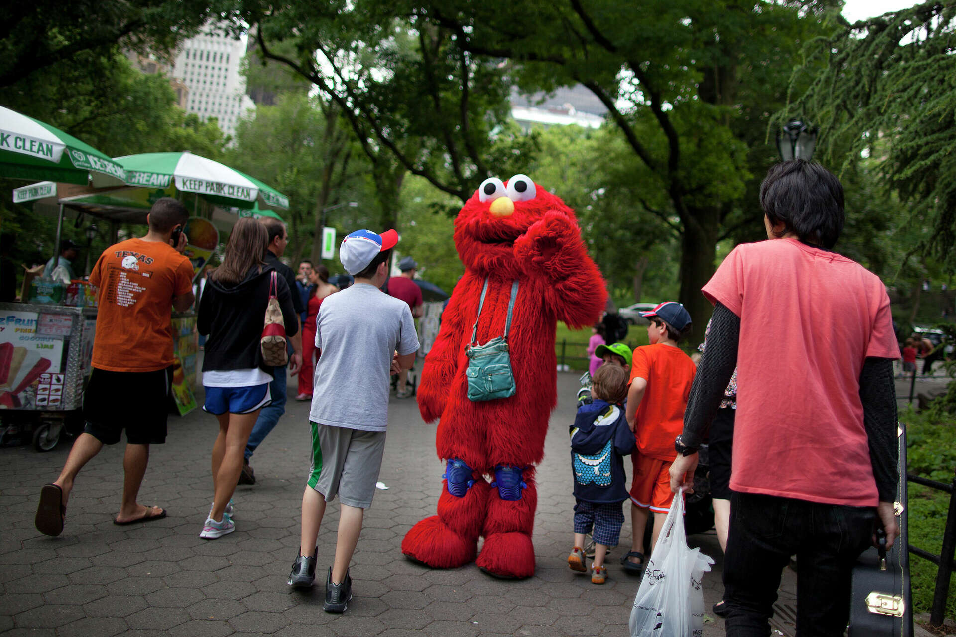 'Do not engage': Santa Cruz police warn of return of 'Evil Elmo'