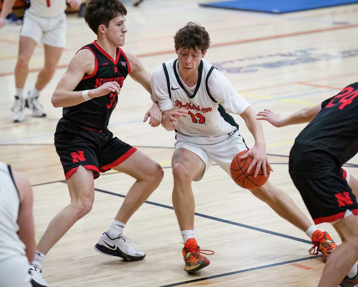 Cam LaClair's tip-in at the buzzer allows Bethlehem boys' to win in OT