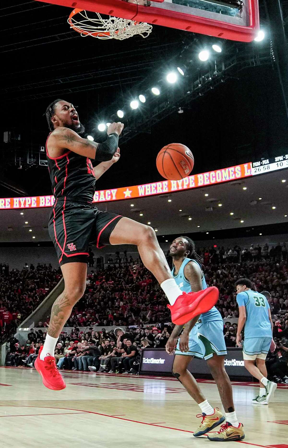 Houston basketball: Cougars rout Tulane, one win from outright title