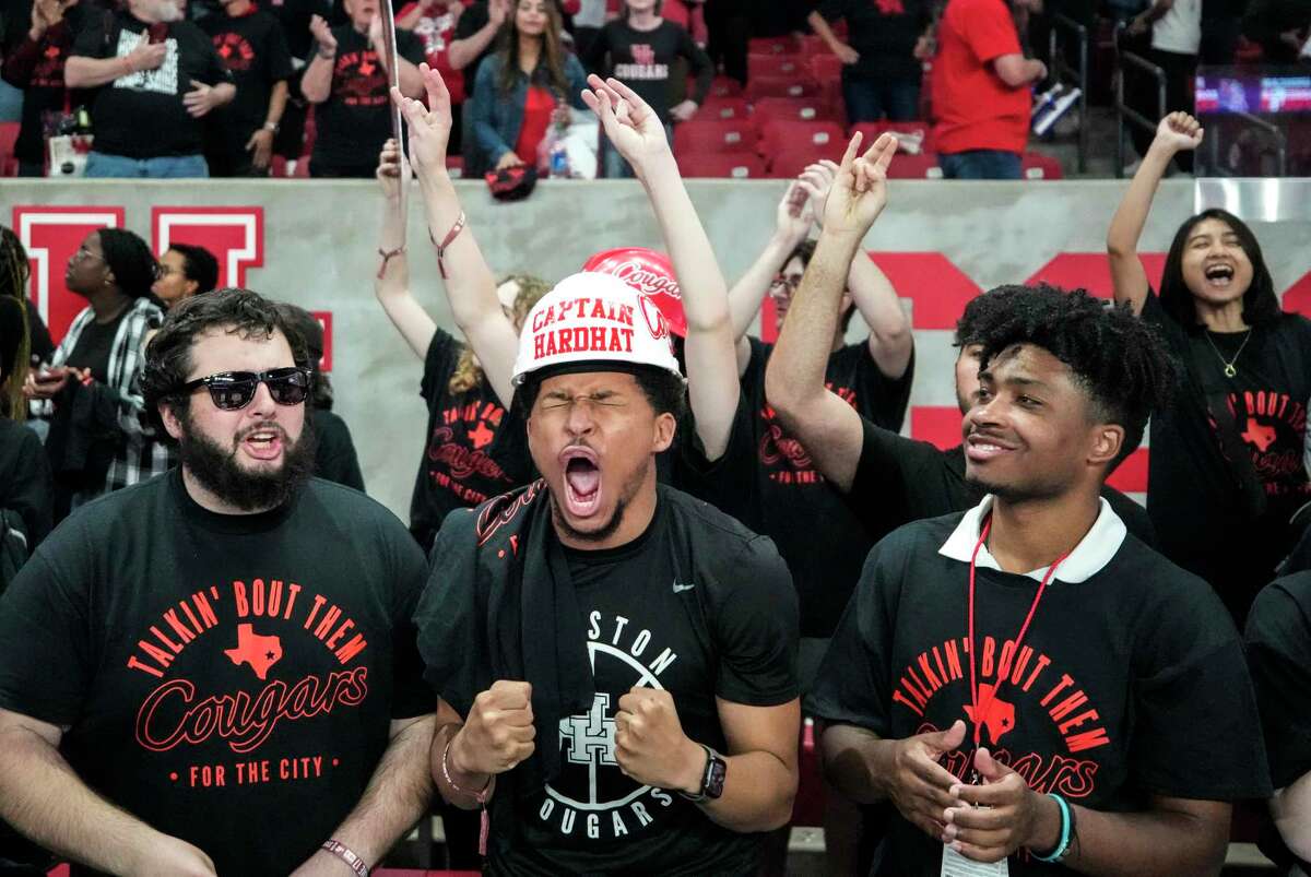 Houston basketball: Cougars rout Tulane, one win from outright title