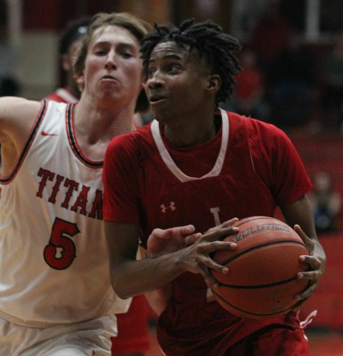 Stunner: Jacksonville boys' basketball upsets Chatham