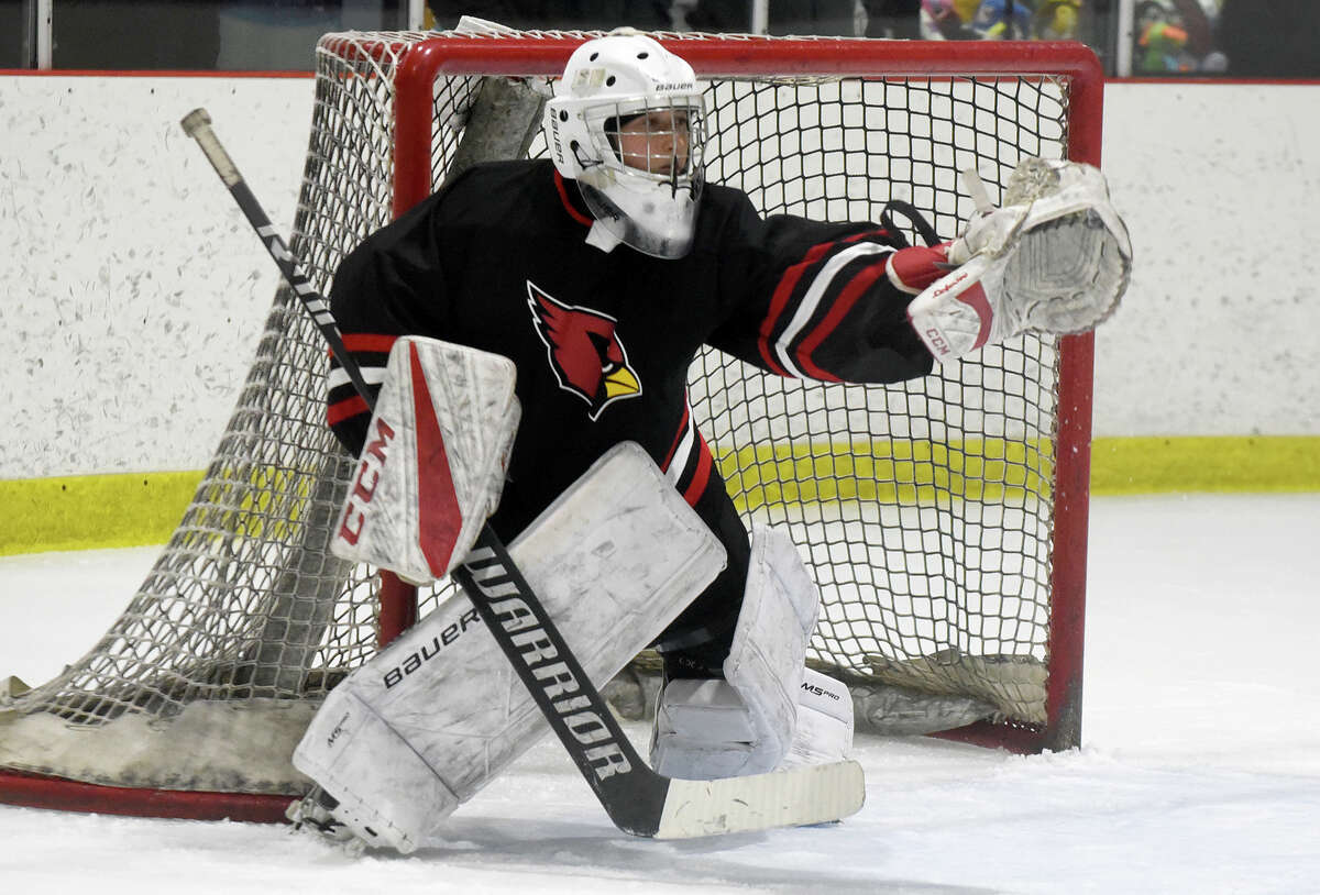 Darien, New Canaan (in 3 OTs) advance to FCIAC girls ice hockey final
