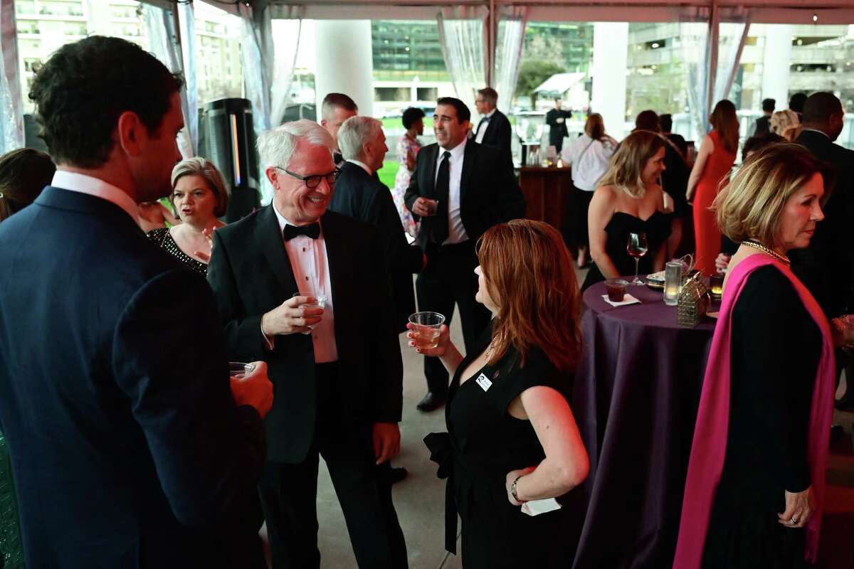 Luke Wilson, Taylor Sheridan honored at gala with Texas celebs