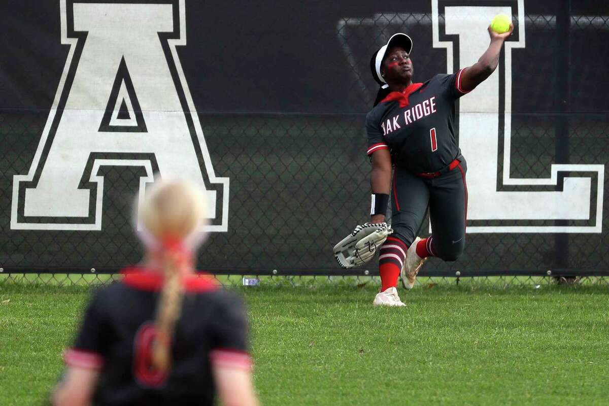 Oak Ridge softball sweeps to open as tourney host