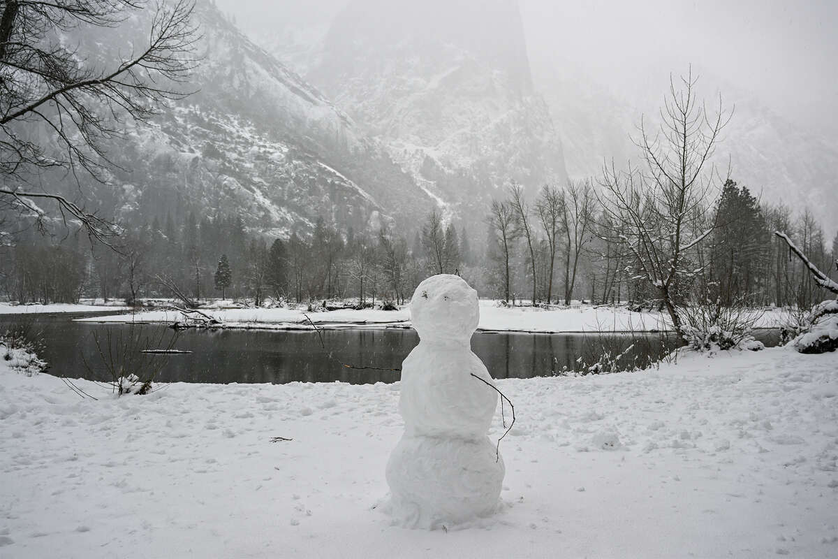 ‘Dangerously cold’: Snow falls in parts of Bay Area