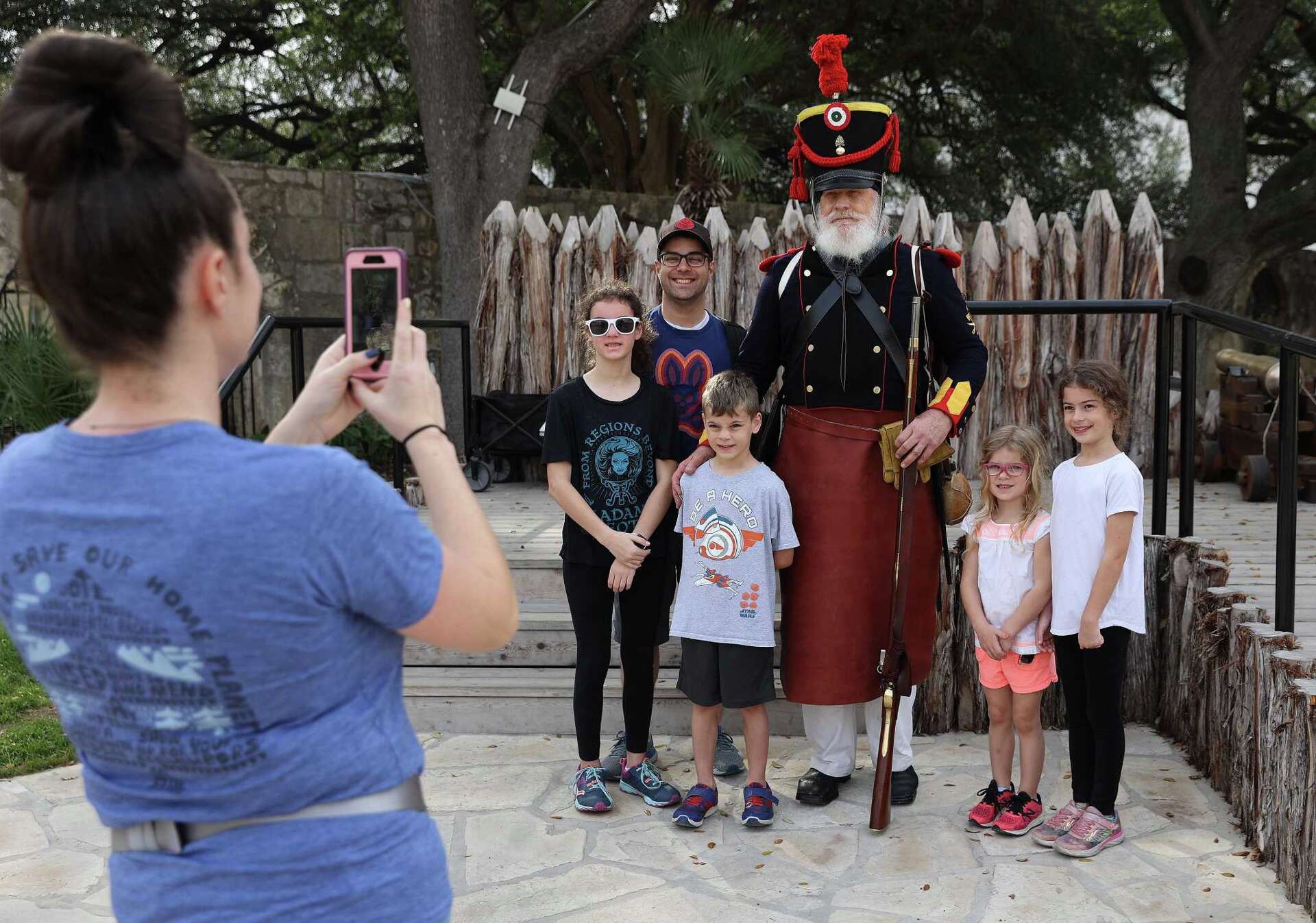 Siege at Alamo began with chaos, cannon shot 187 years ago