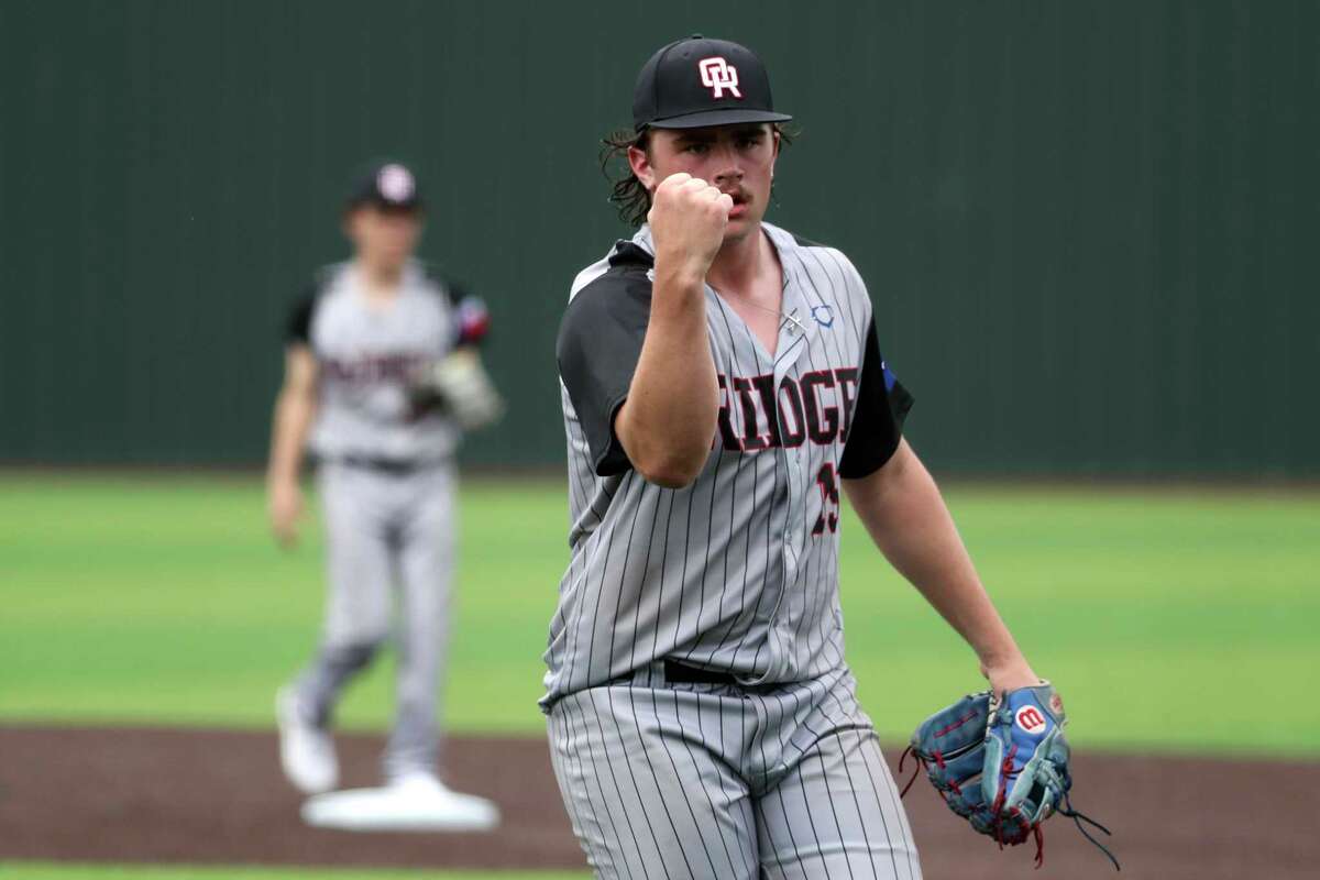 Lake Creek opens tourney with strong win against Oak Ridge