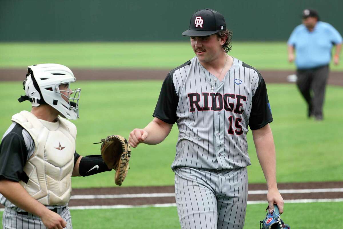 Lake Creek opens tourney with strong win against Oak Ridge