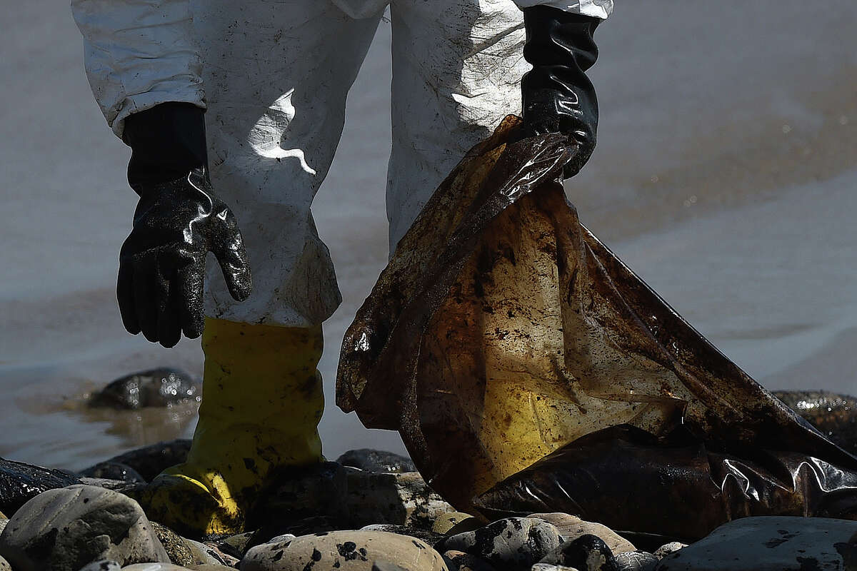 ExxonMobil seeks improvements to pipeline that caused 2015 oil spill