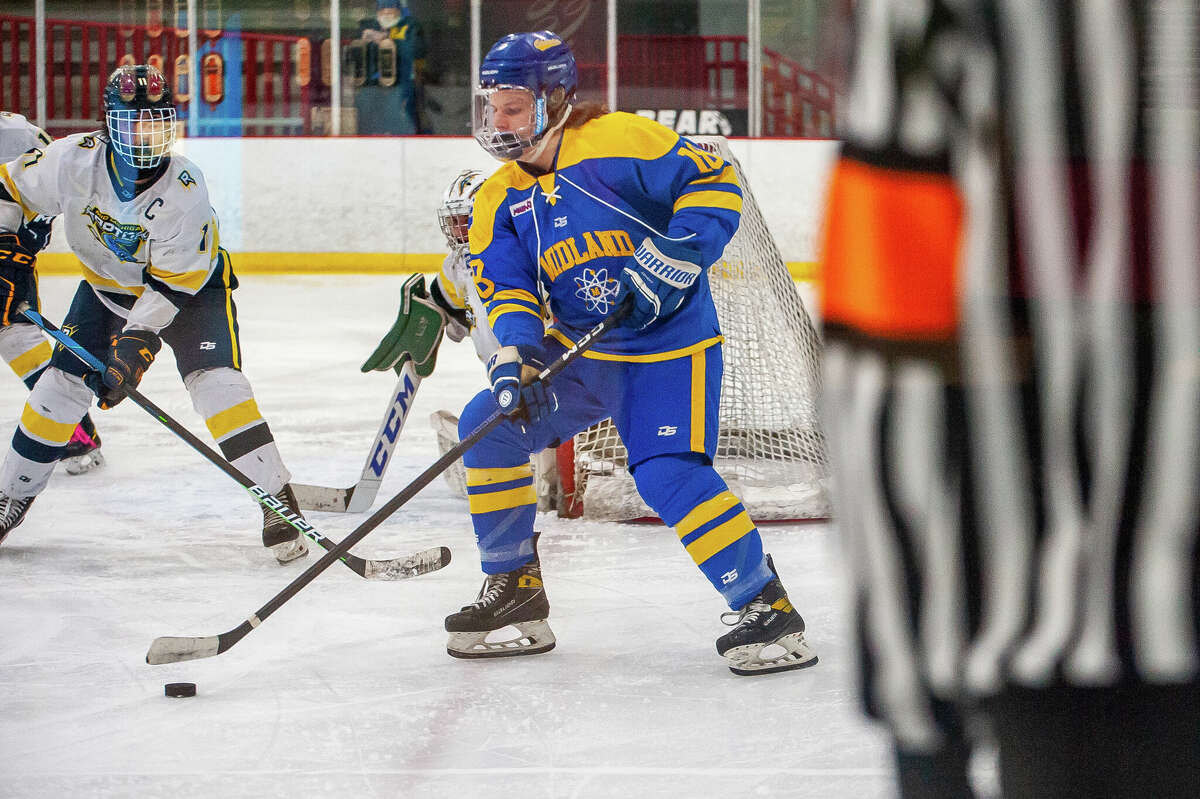 PHOTOS: Midland High clashes with Mount Pleasant in hockey semifinal