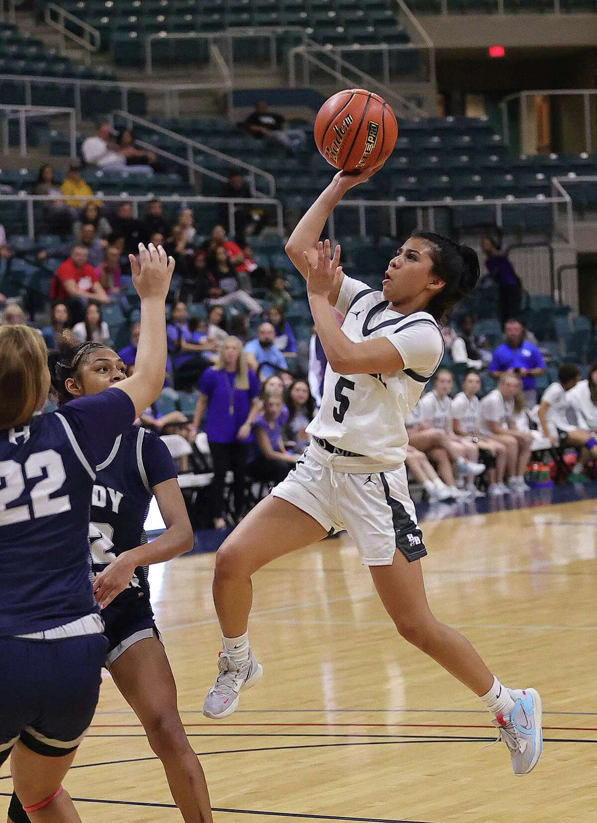 Barbers Hill Eagles fall to Hendrickson Hawks in regional semifinal