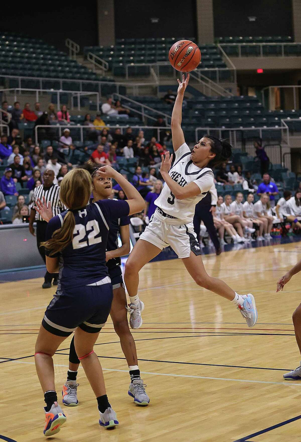 Barbers Hill Eagles fall to Hendrickson Hawks in regional semifinal