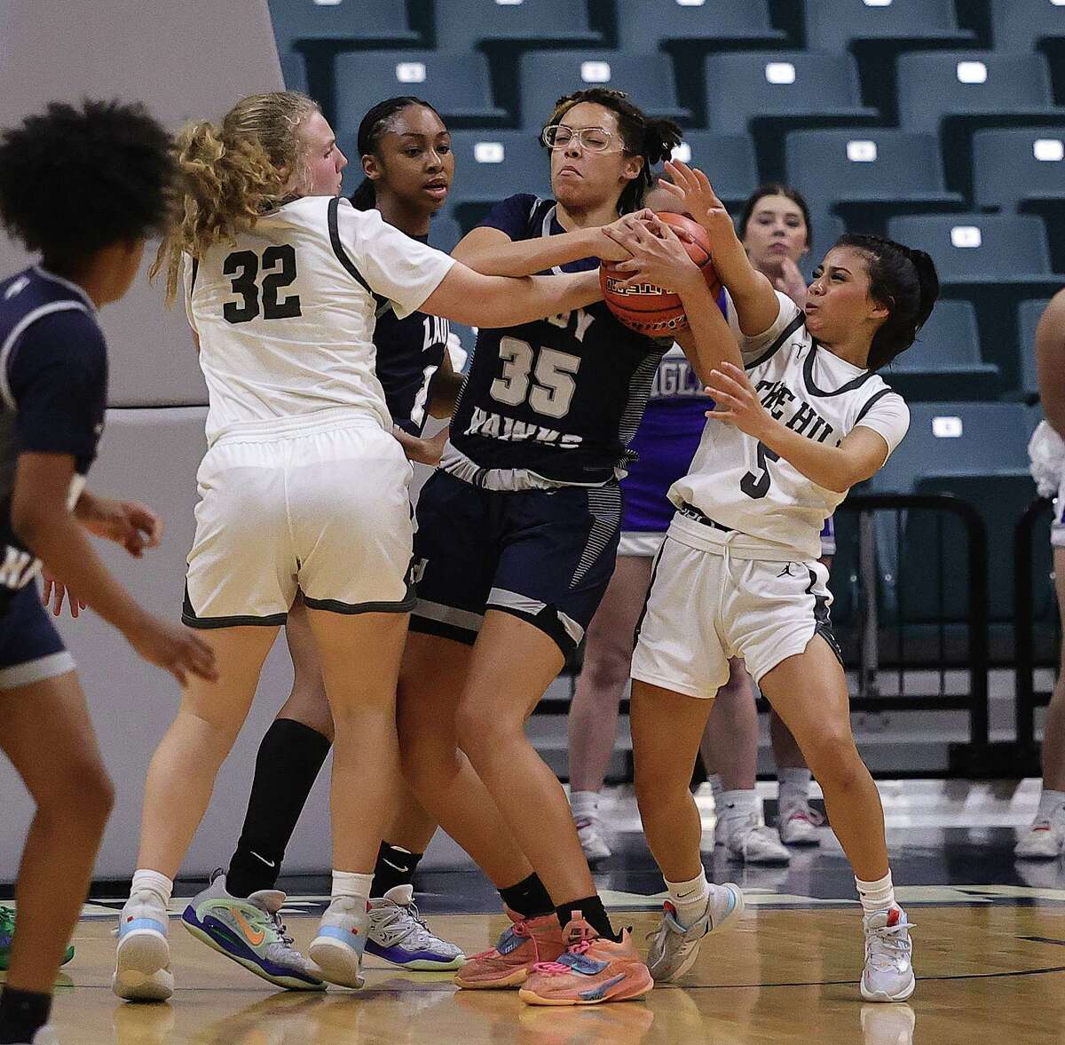 Barbers Hill Eagles fall to Hendrickson Hawks in regional semifinal