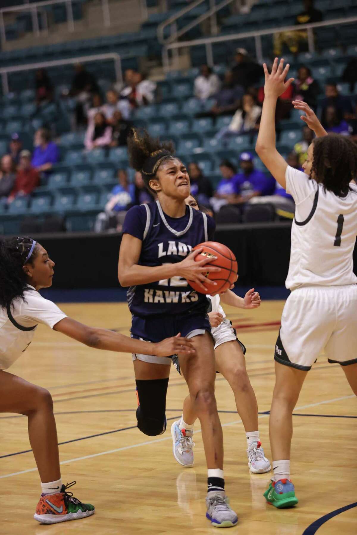 Barbers Hill Eagles fall to Hendrickson Hawks in regional semifinal