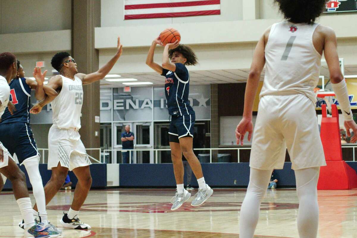 Pearland Dawson Eagles topple Atascocita Eagles in area round