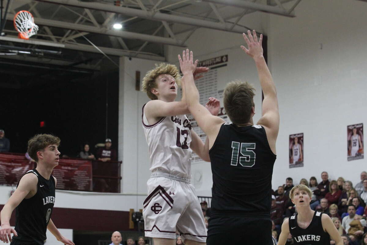 Elkton-Pigeon-Bay Port keeps GTW title hopes alive with Cass City win