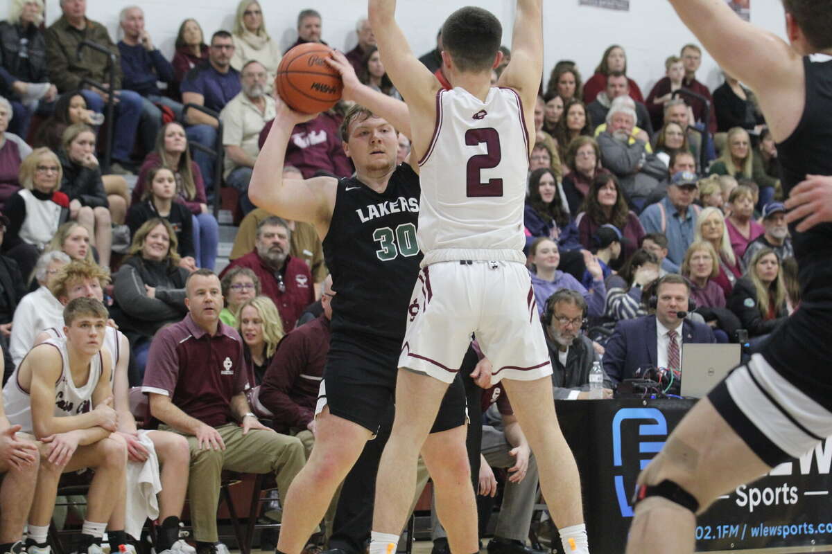 Elkton-Pigeon-Bay Port keeps GTW title hopes alive with Cass City win