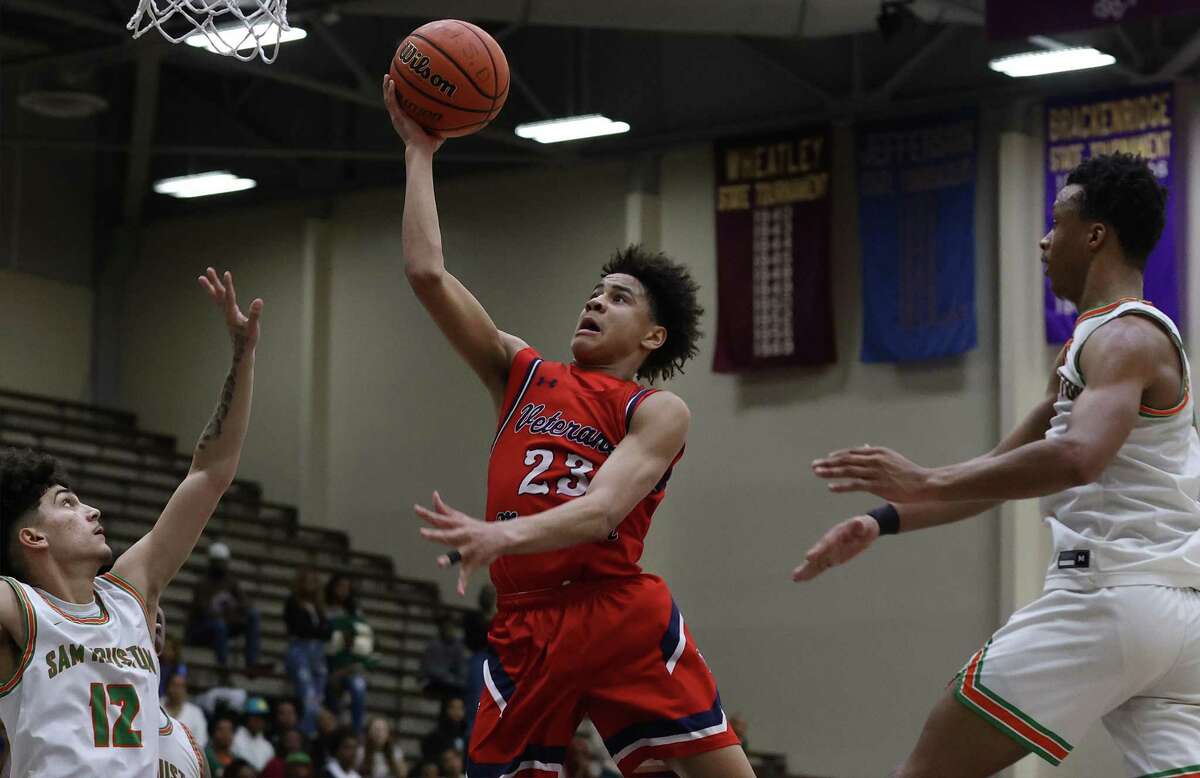High school basketball: Alamo Heights, Veterans Memorial both rally advance