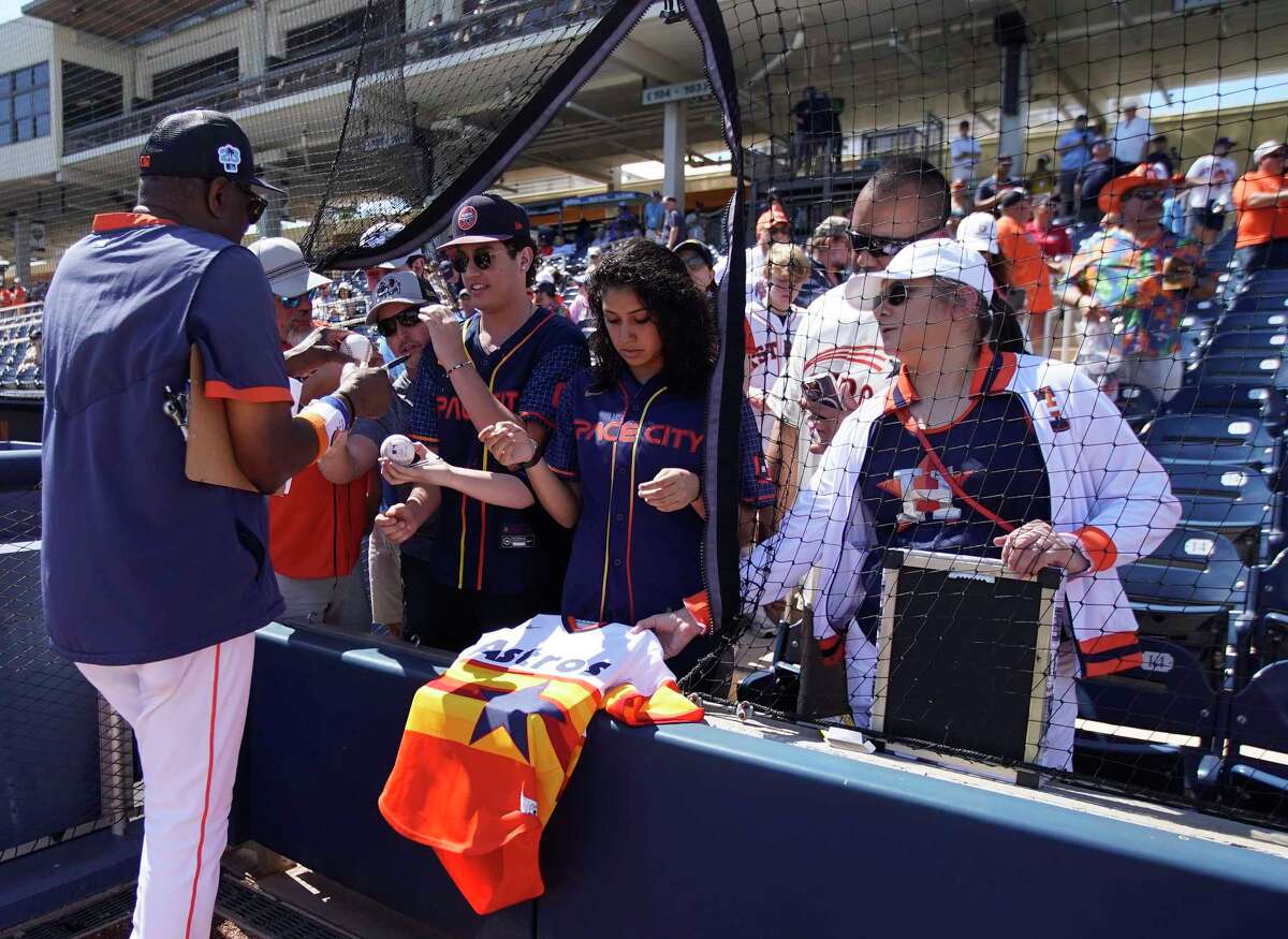 Houston Astros get first look at MLB's new pitch clock