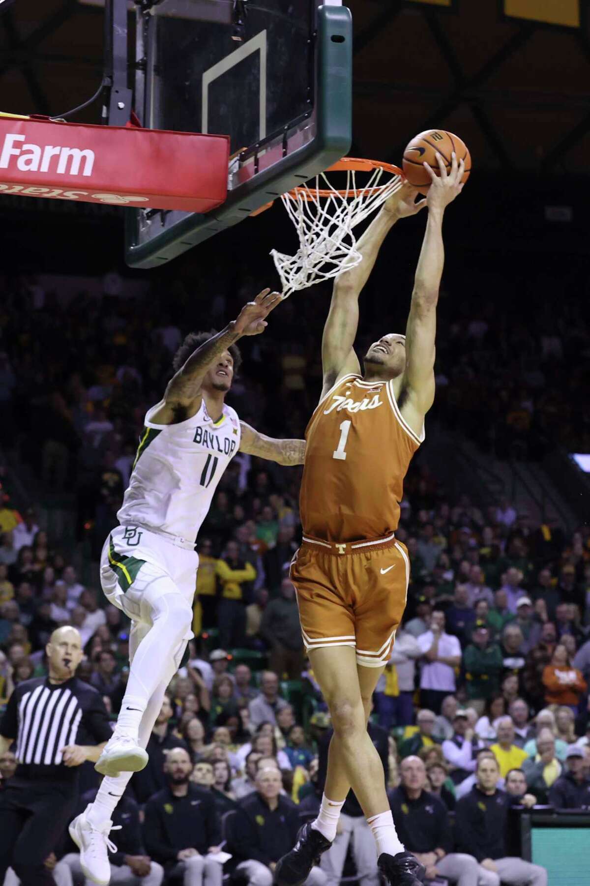 After hot start, No. 8 Texas Longhorns fizzle to No. 9 Baylor