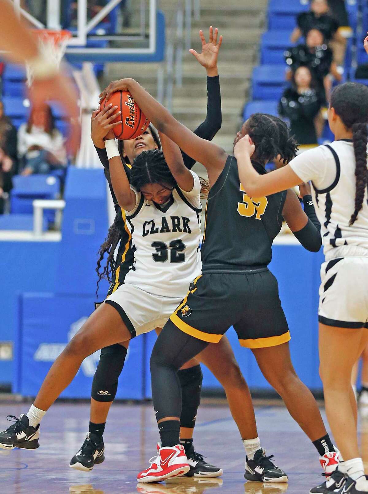 Girls basketball: Clark clinches back-to-back regional titles