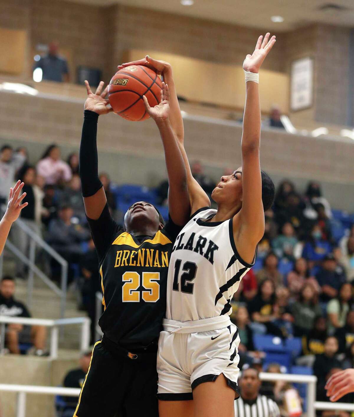 Girls basketball: Clark clinches back-to-back regional titles