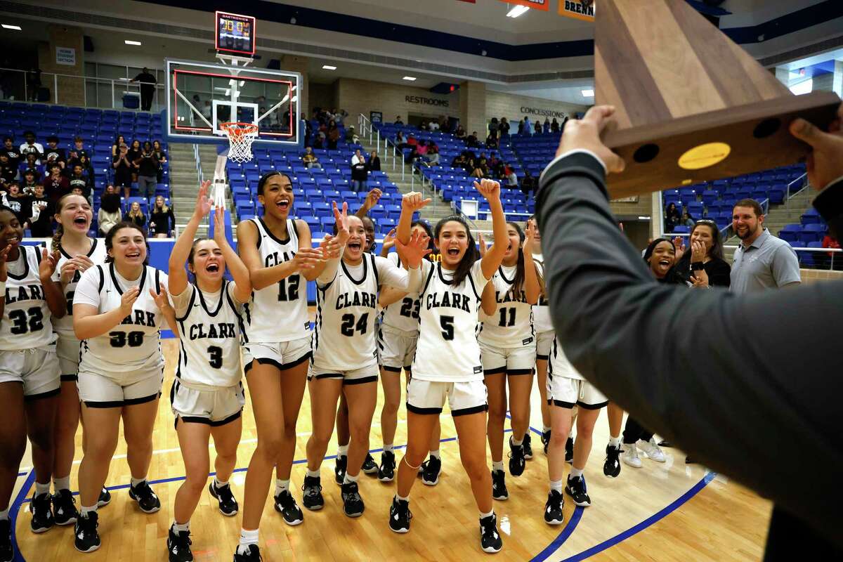 Girls basketball: Clark clinches back-to-back regional titles
