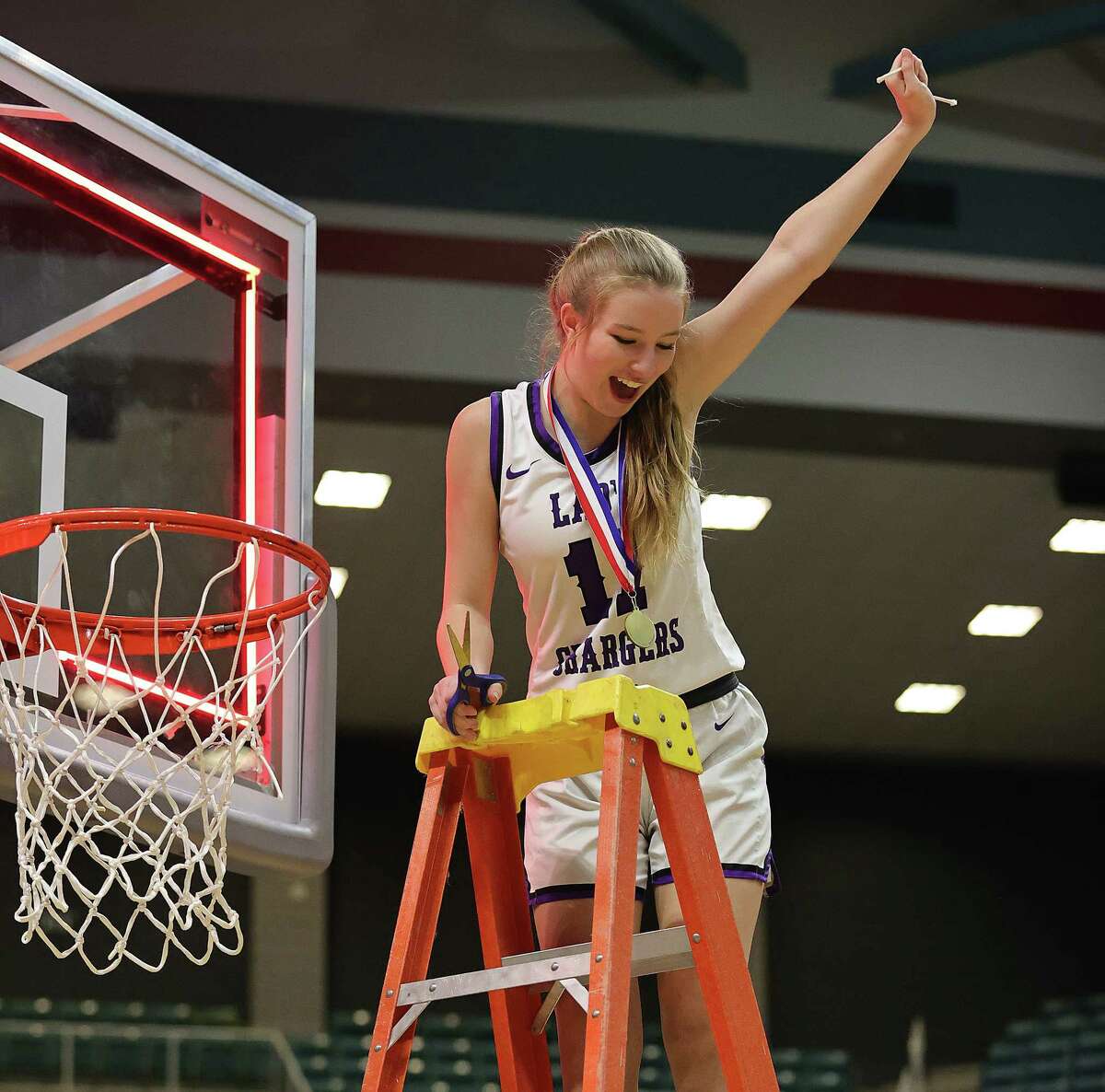 Fulshear edges Hendrickson for first regional crown