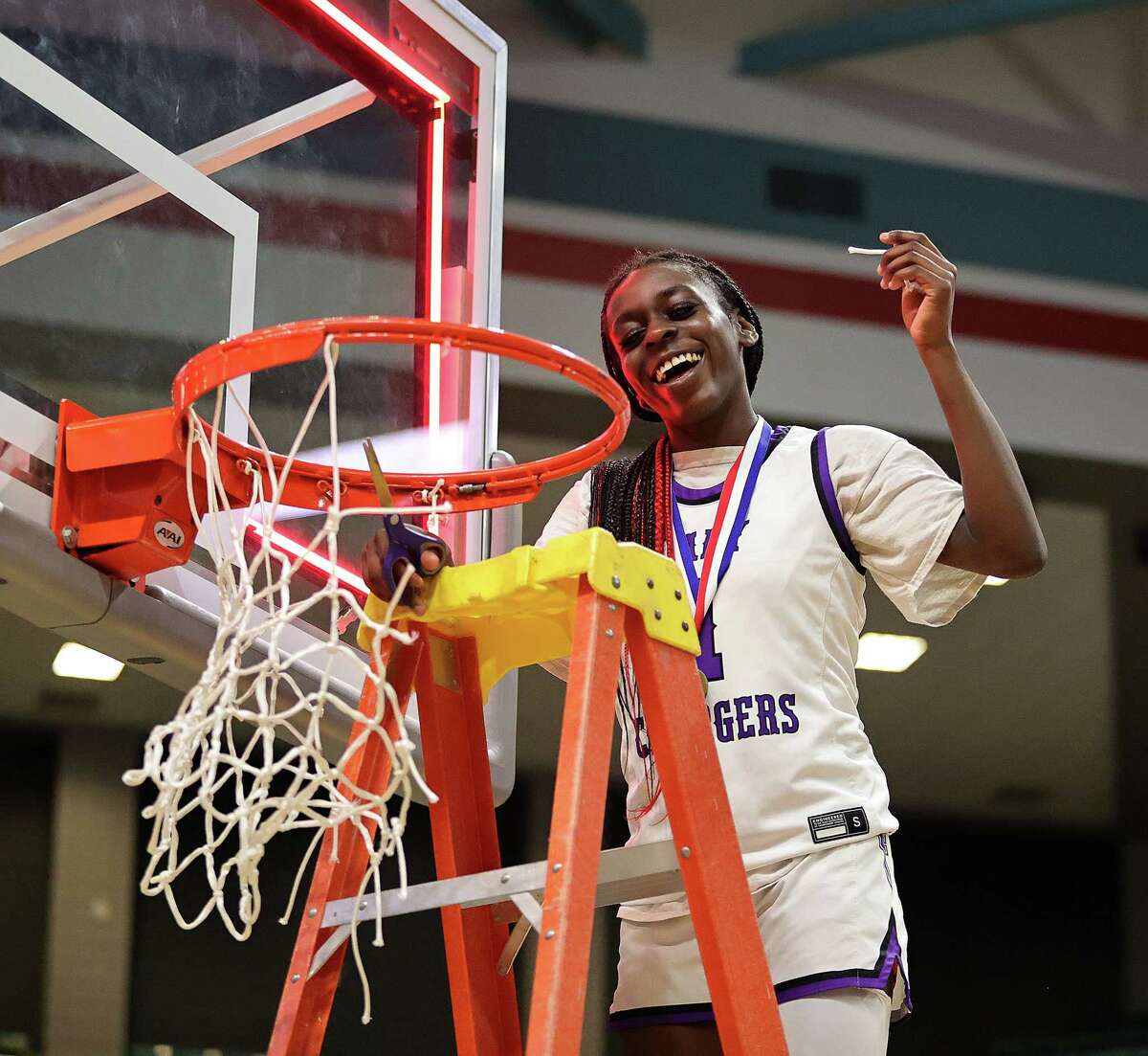 Fulshear edges Hendrickson for first regional crown