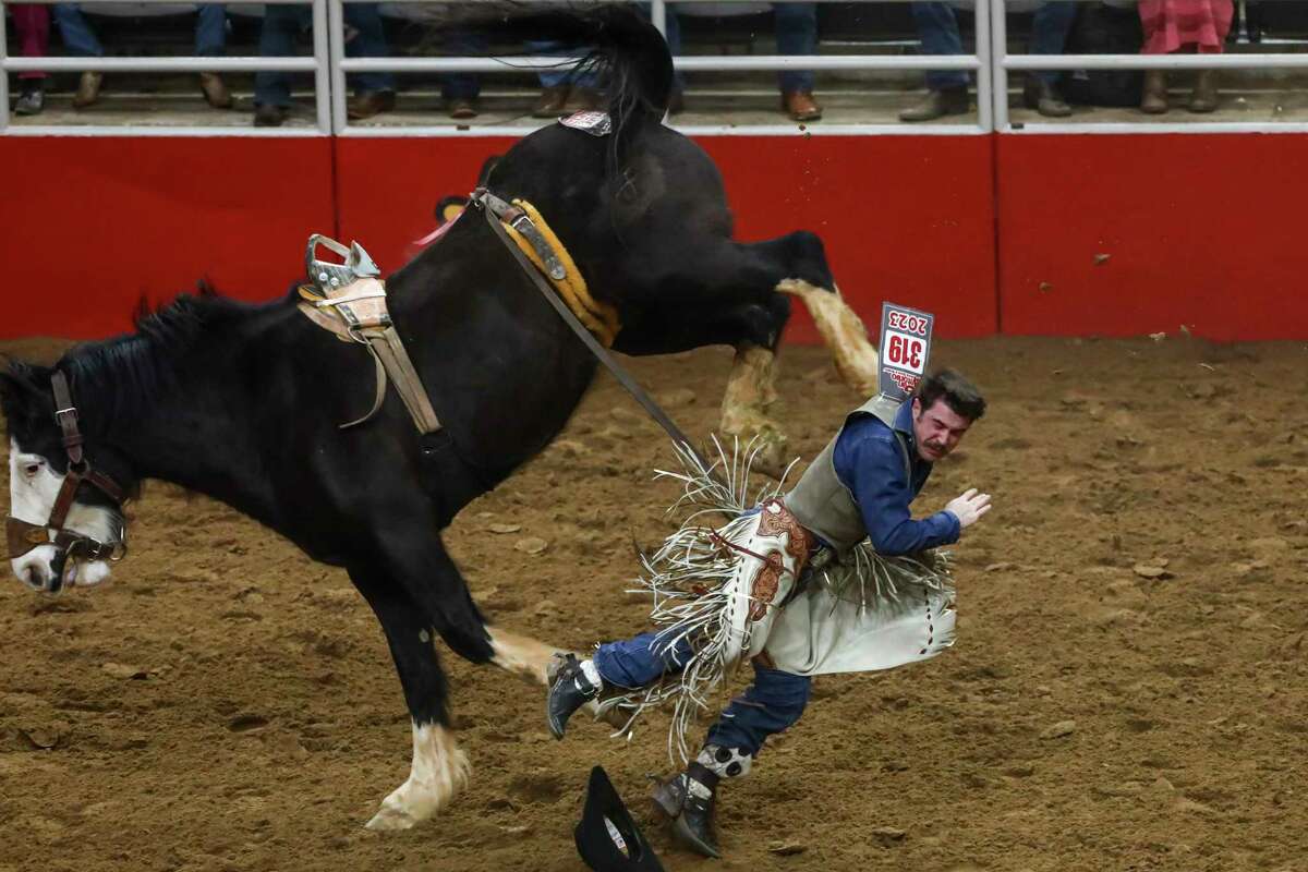 Tall in the saddle: Stetson Wright wins saddle bronc competition at San ...