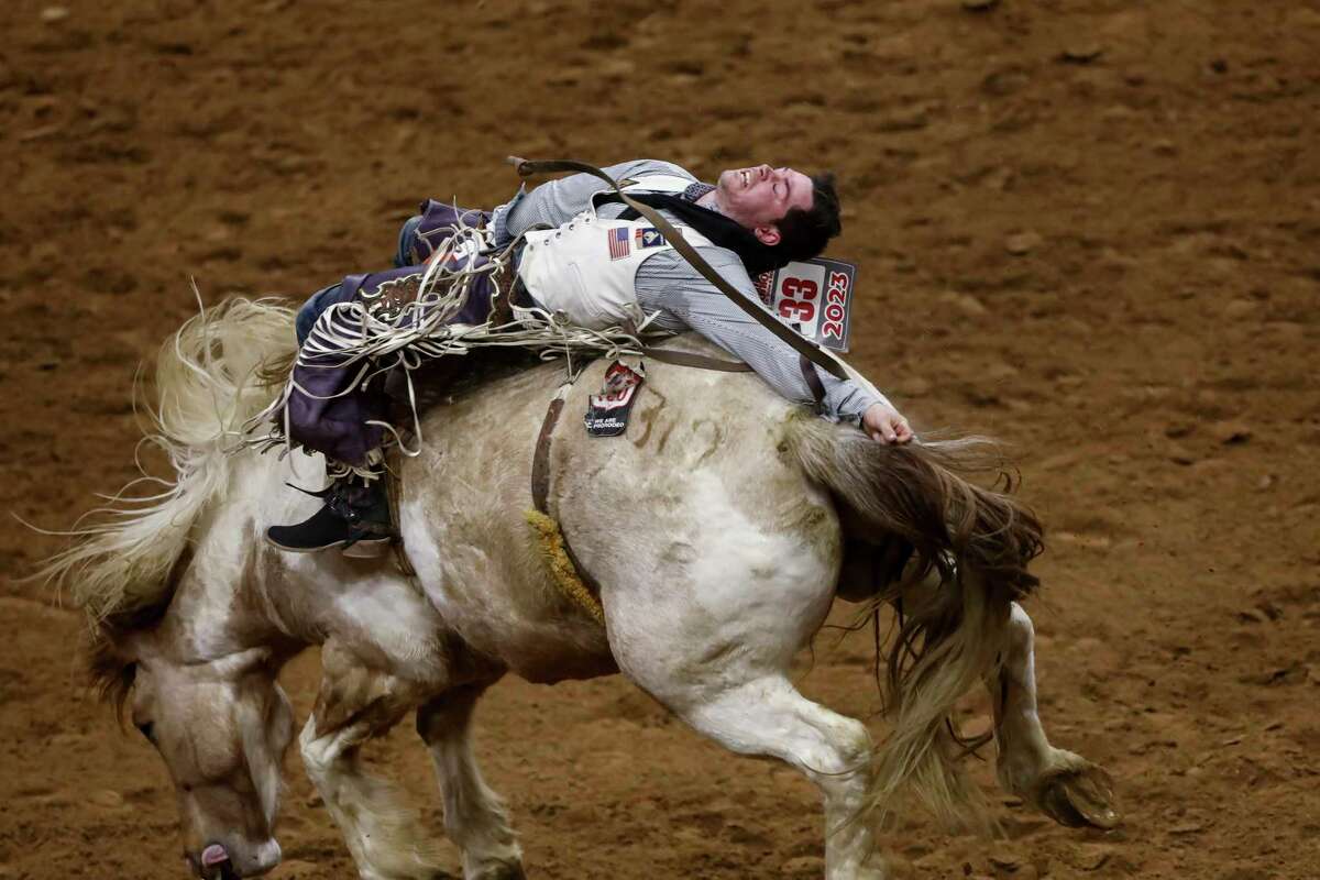 Tall in the saddle: Stetson Wright wins saddle bronc competition at San ...