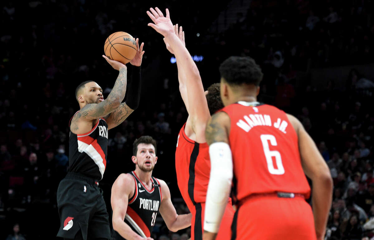 Houston Rockets: Defense gets ripped apart by Damian Lillard
