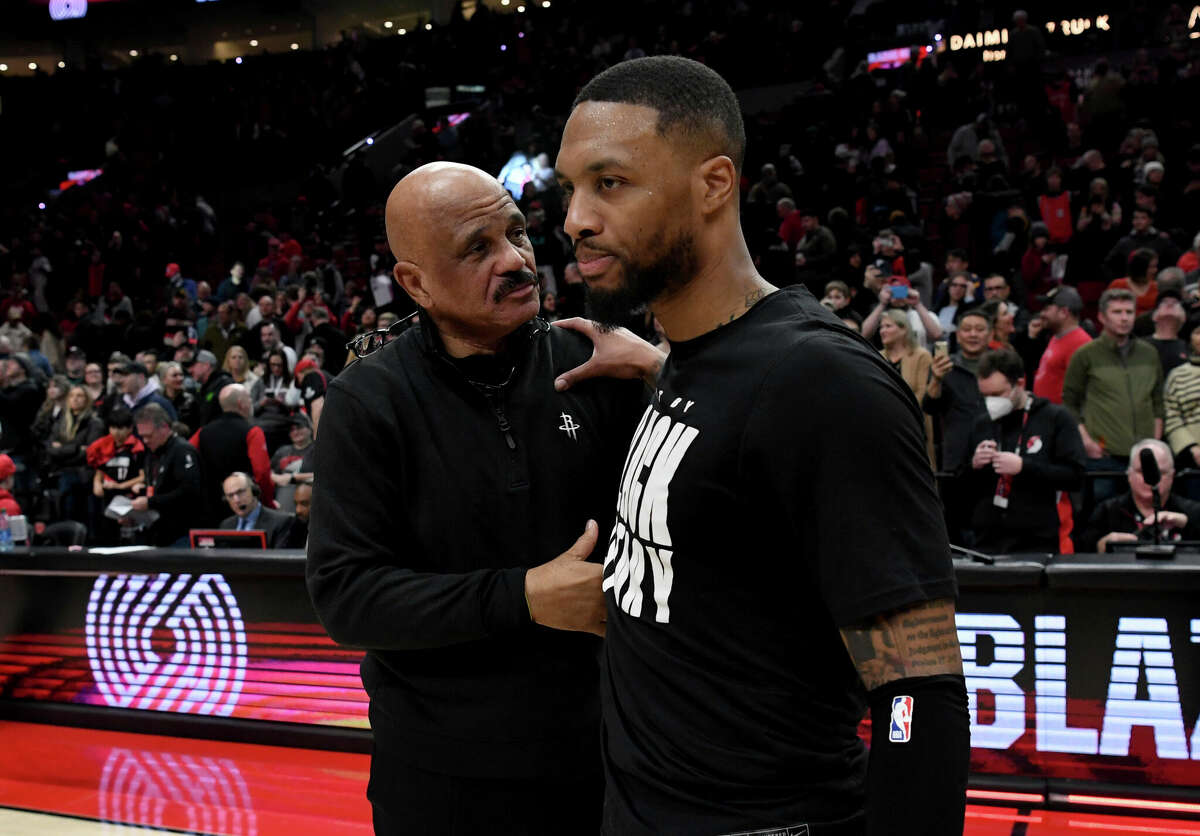 Houston Rockets: Defense gets ripped apart by Damian Lillard