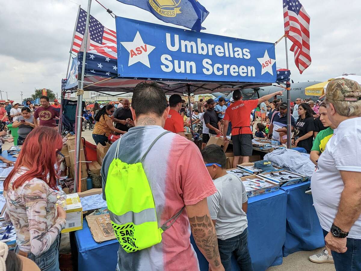 Laredo airport hosts WBCA's Stars & Stripes Air Show Spectacular