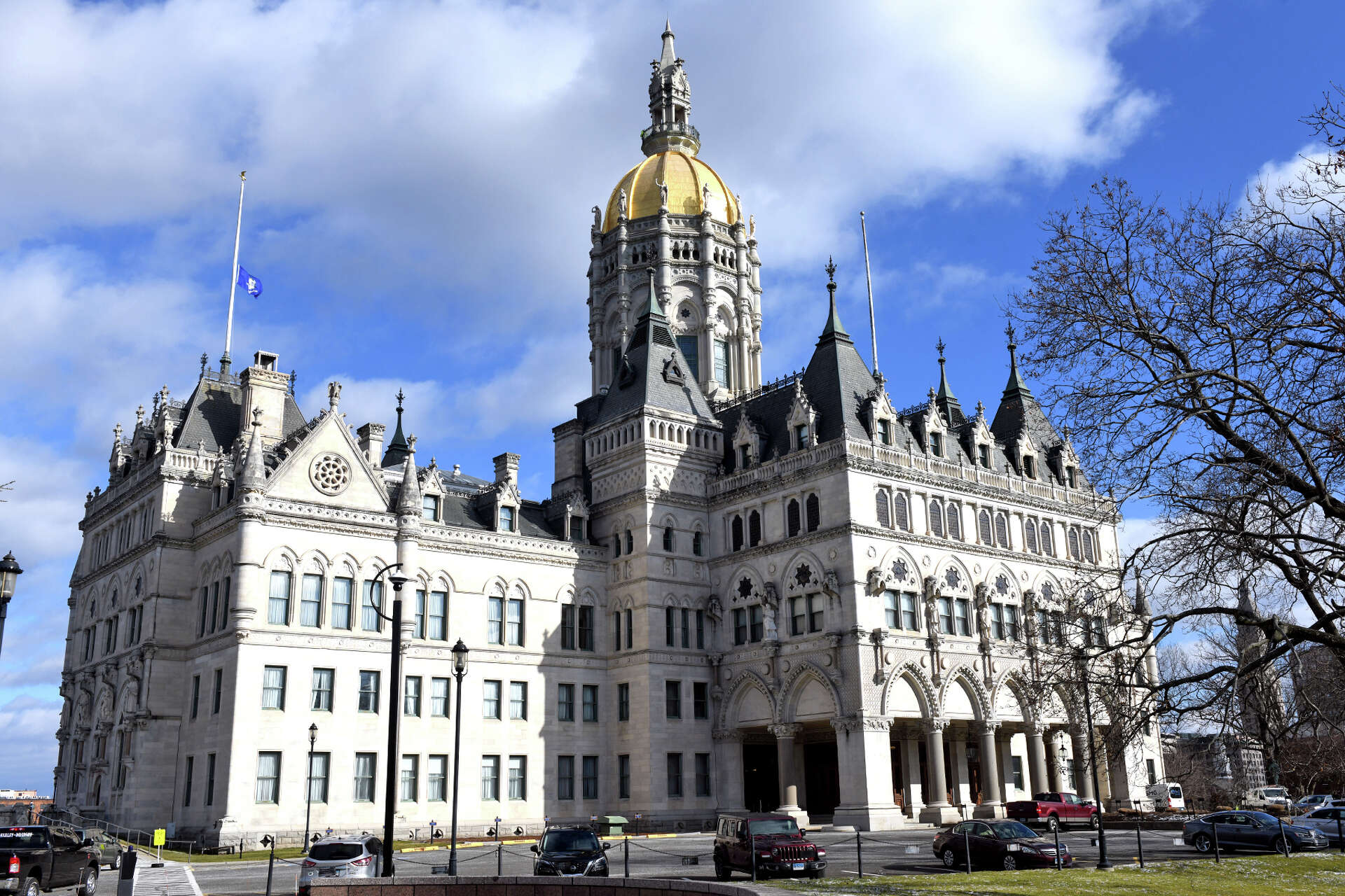 CT Democrats approve more spending in 2-year, $55.5 billion budget