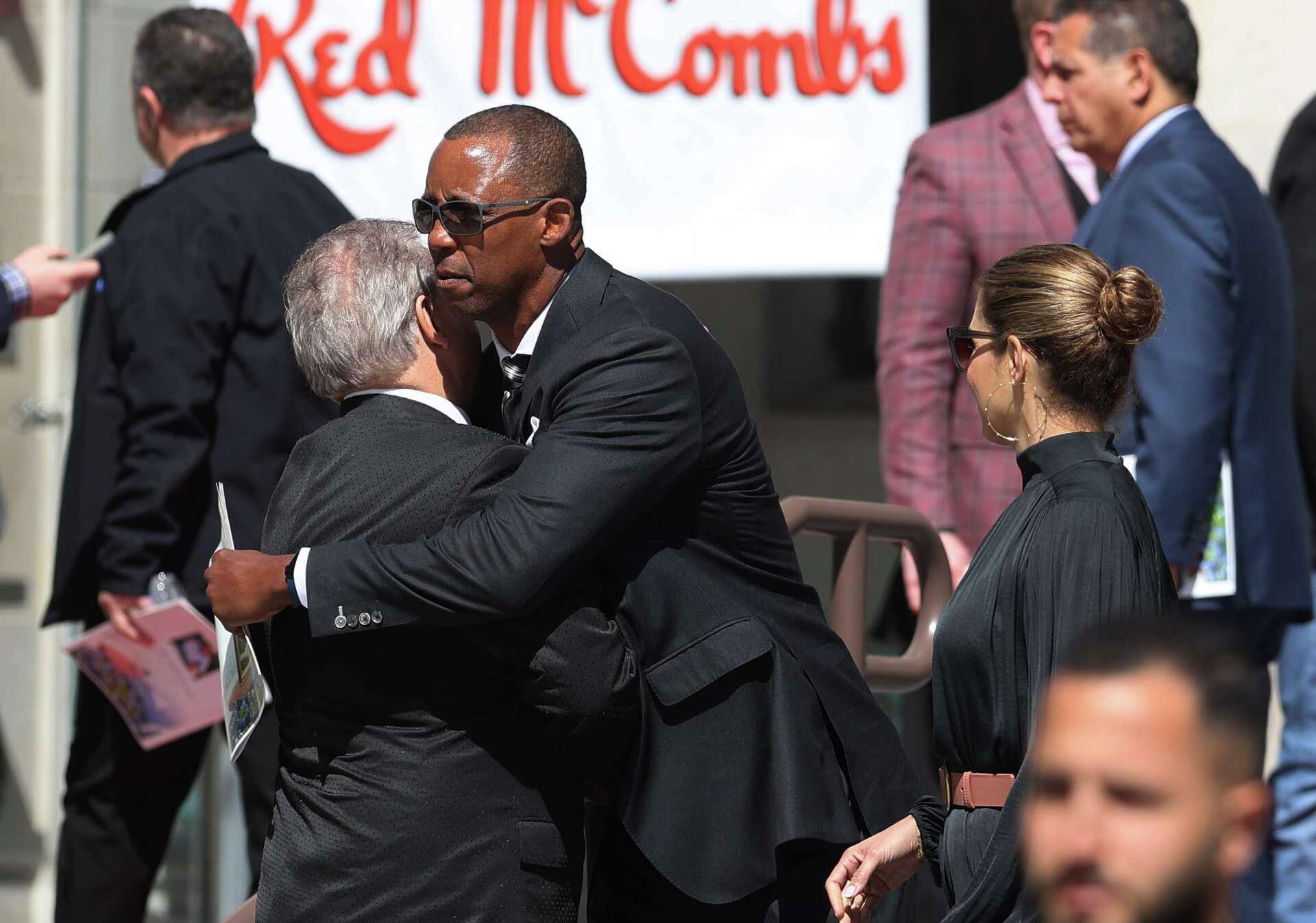 Red McCombs funeral draws large crowd to Tobin Center