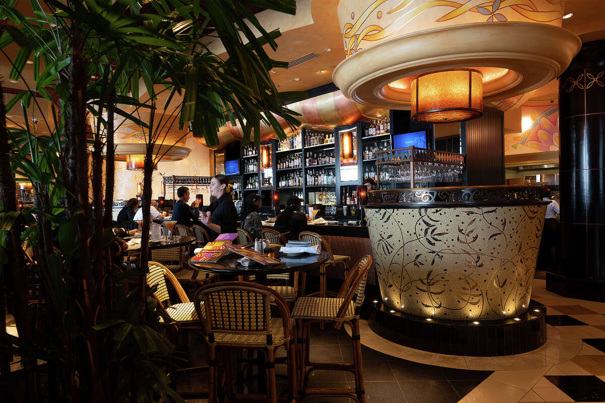 SF Union Square’s Cheesecake Factory really isn’t worth it