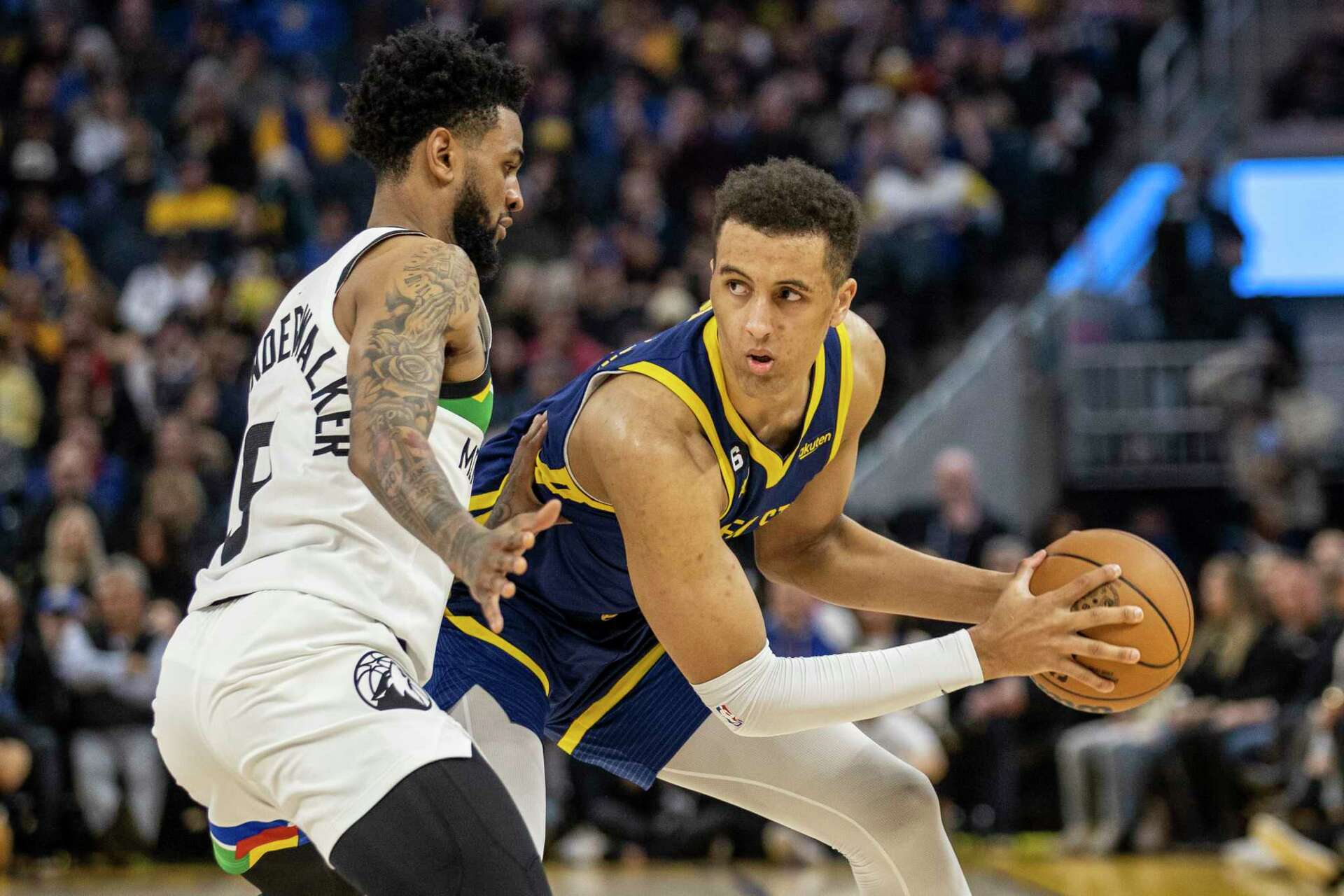 Warriors' new substitution combos helping earn needed victories